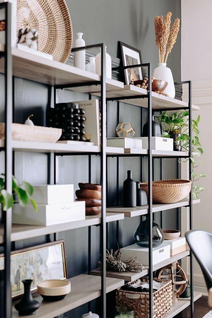 How to decorate an empty wall in an original way without breaking the bank?