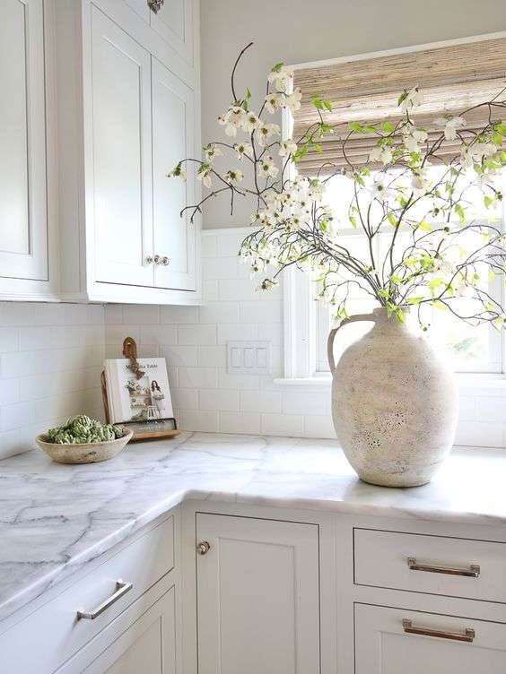 Kitchen Countertop Decoration: How to Elevate Your Kitchen carefully ...