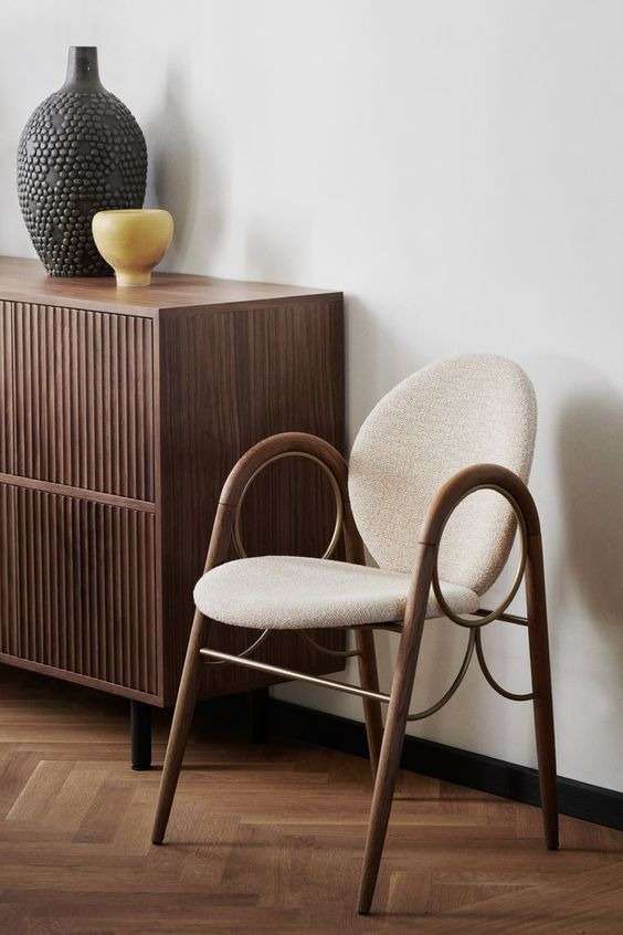 Choose Minimalist Chairs to boost Your Home style