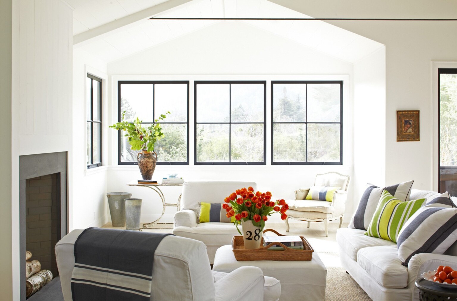 How To Pick The right Trim Colors for Your Interior