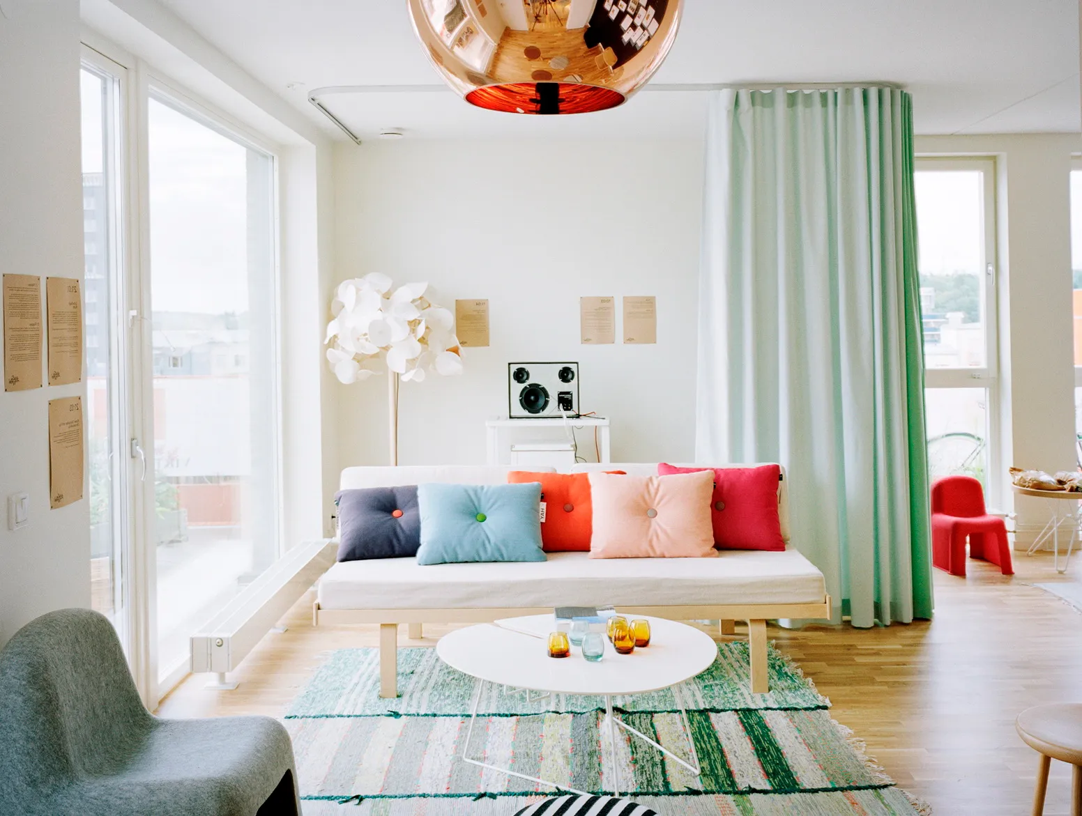 Small Living Room Ideas: All You Need To know ! - ScDecorum